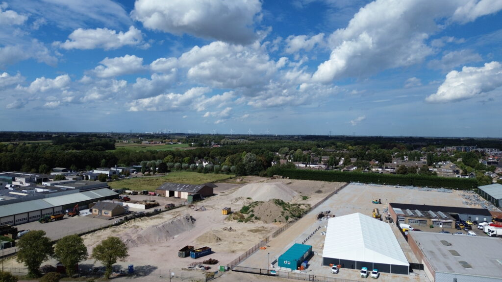 4,5 hectare buitenterrein | voldoende stroom | Oudenbosch - De Lobel ...